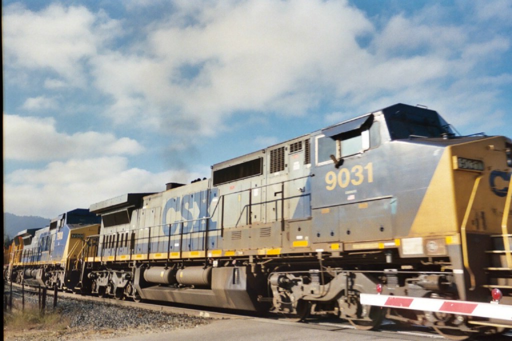 CSXT 9031 and 7900
